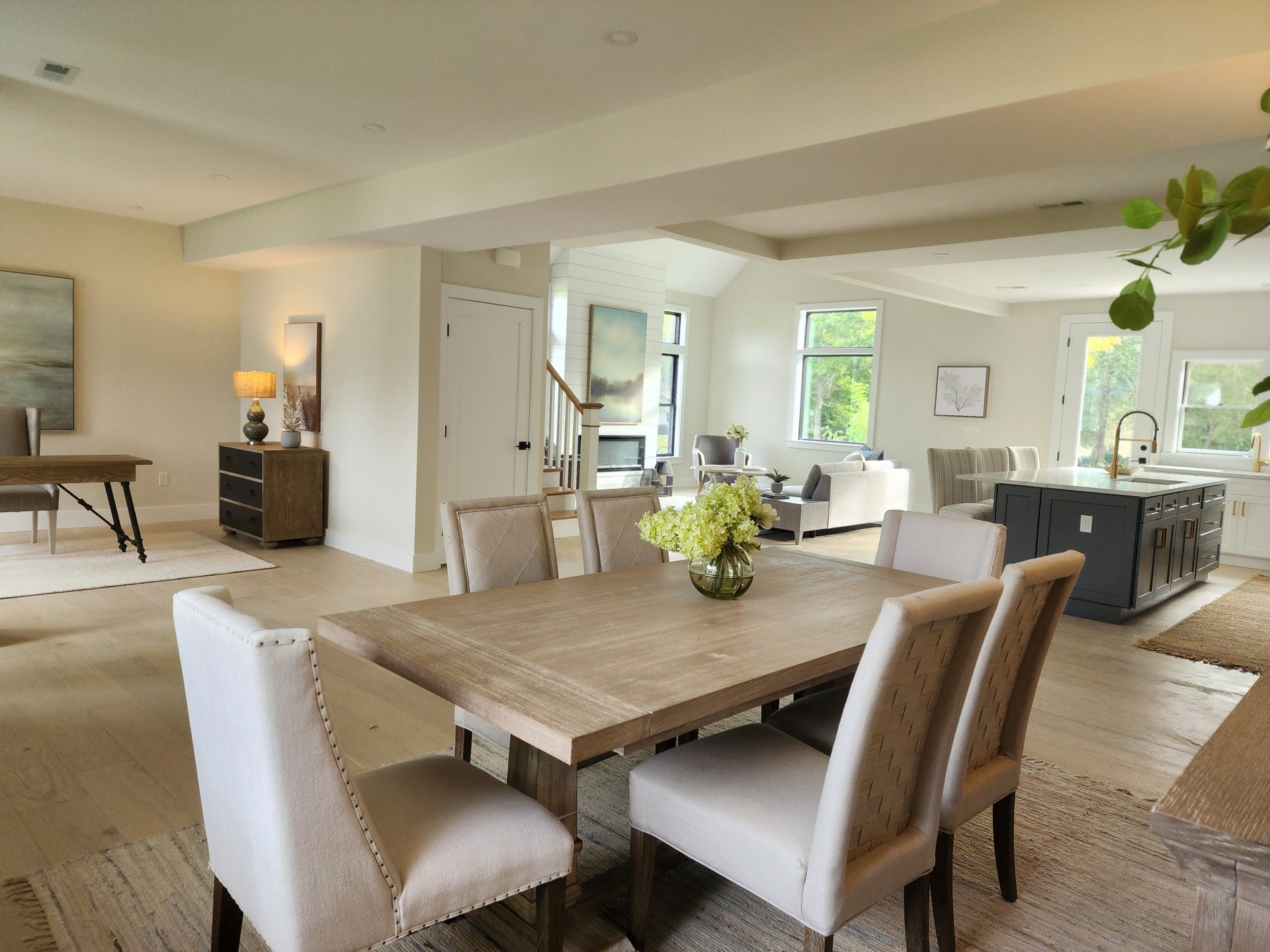 STAGING – Setting The Space
