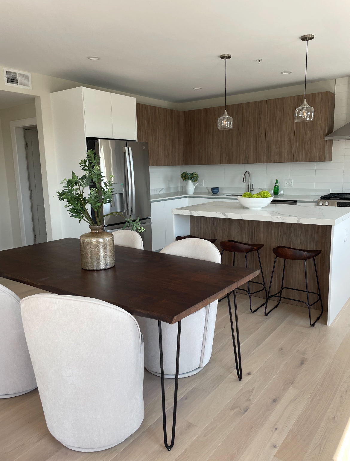 STAGING – Setting The Space